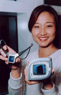 Nokia unveils new dual-mode mobile phone, aiming at 3G handset market