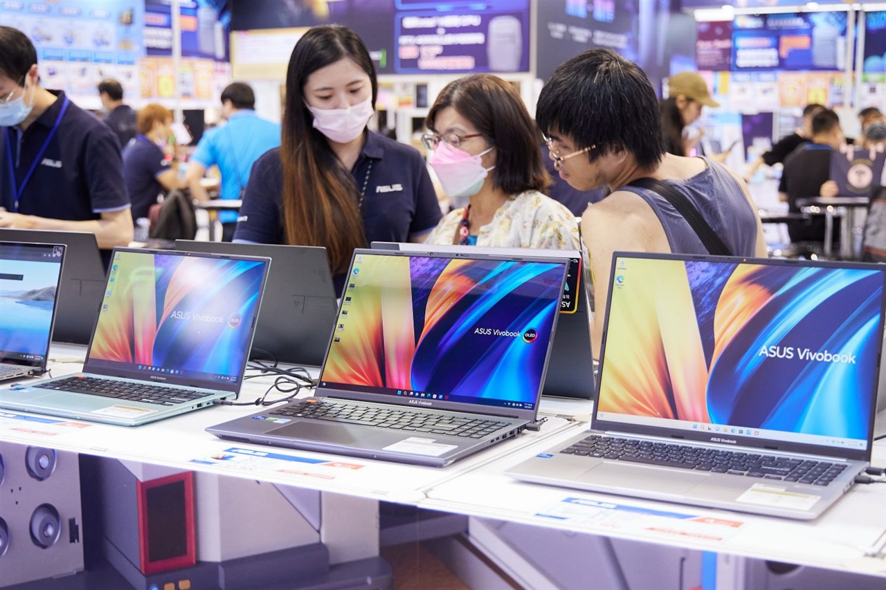 Notebook shipments of Taiwan players from 2017-2025