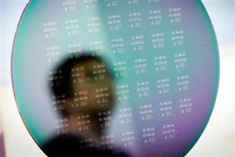 Foundries encouraging fabless chipmakers to switch to 12-inch wafers