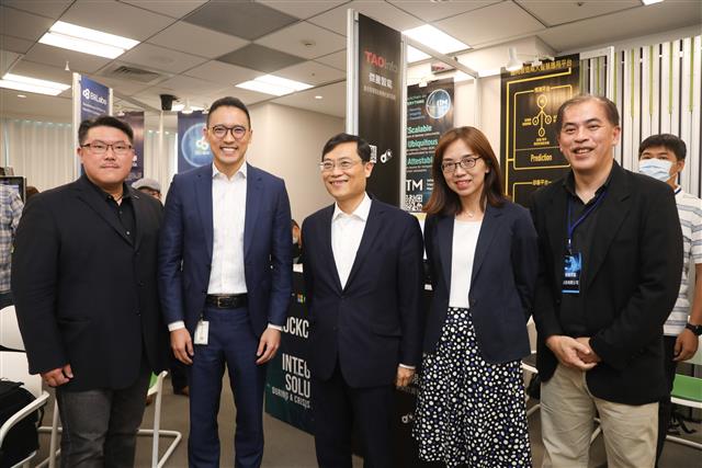 Microsoft accelerator links Taiwan startups to enterprises