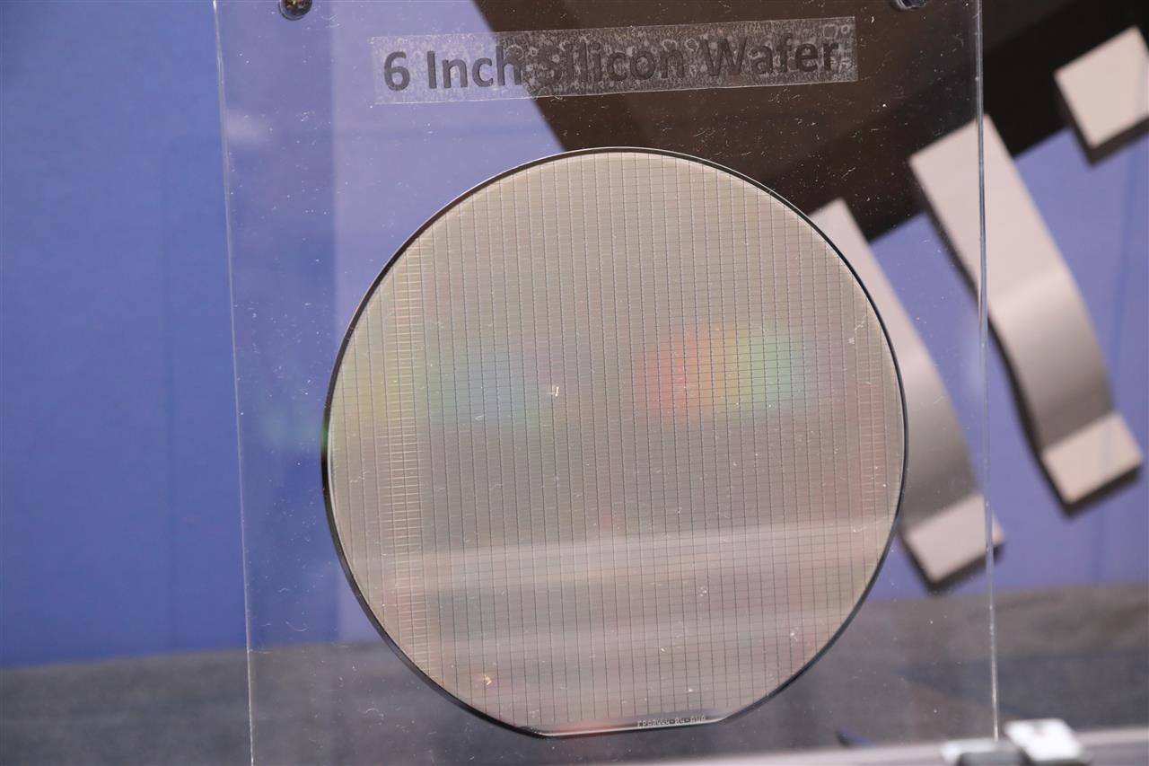 India roundup: Gov't eyes wafer fabs
