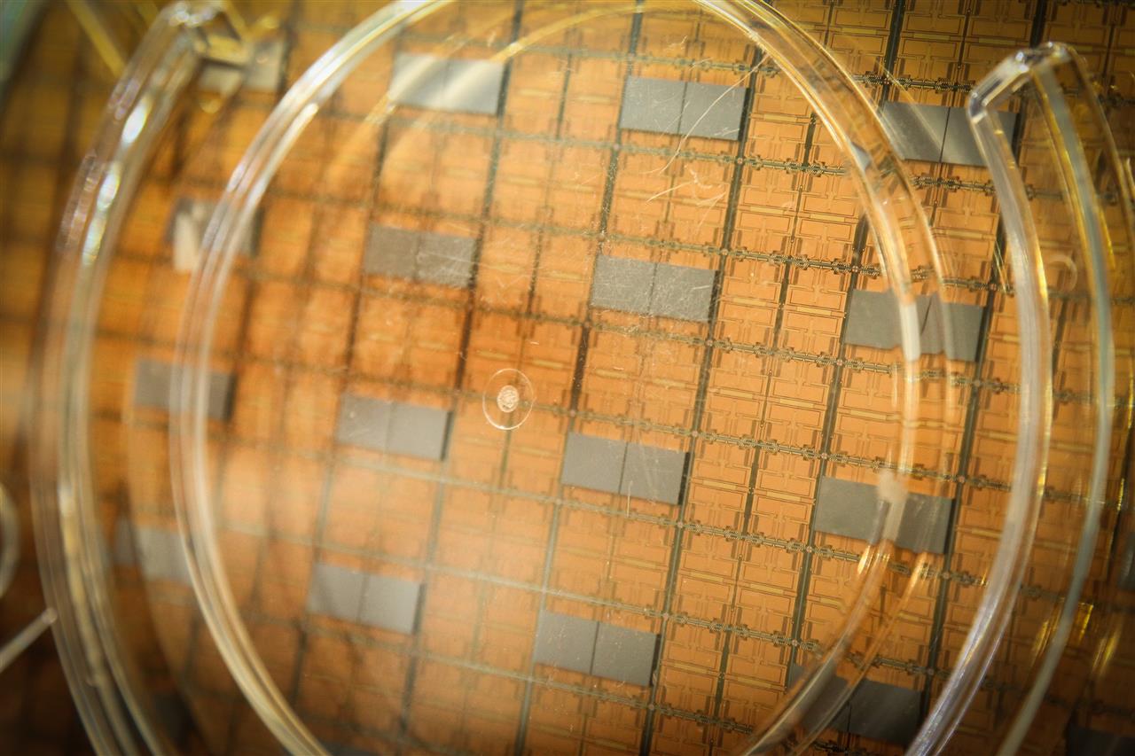 'SysMoore' or 'More than Moore': Semiconductor technologies likely to ...